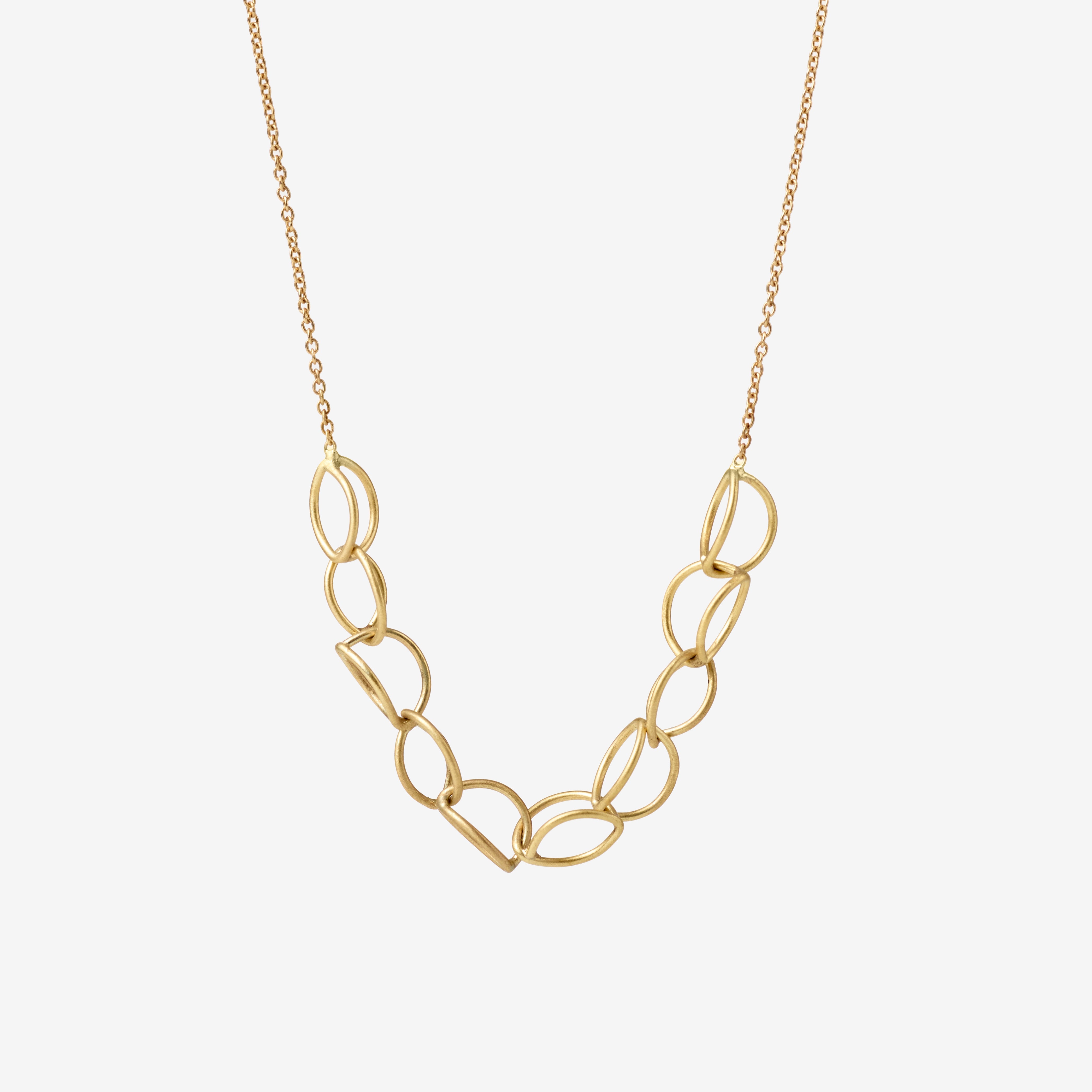 Fine 10 Link Lily Chain - SARAH STRAUSSBERG